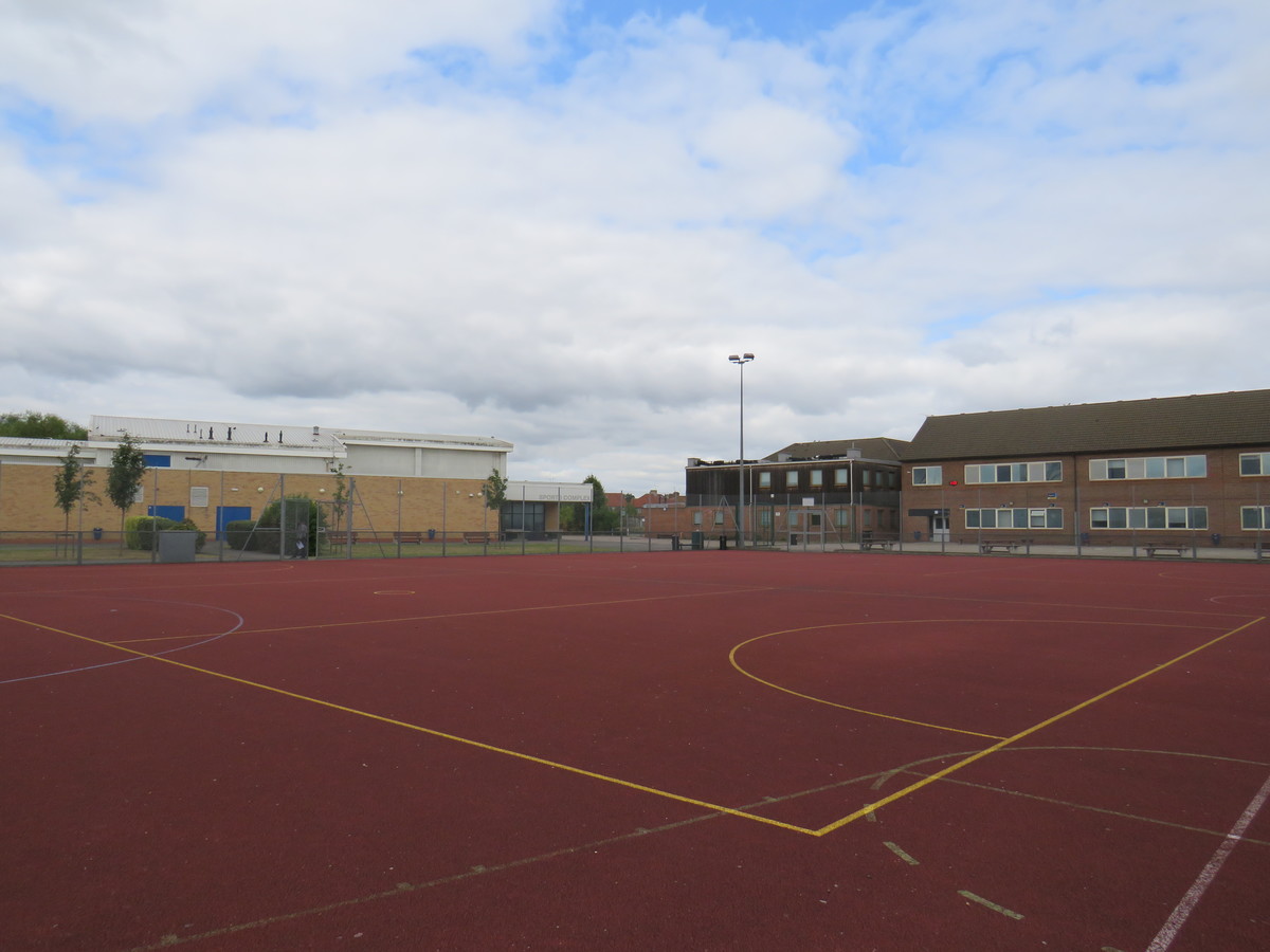 Multi-Use Games Area / Multi Use Games Area at AIM North London for ...