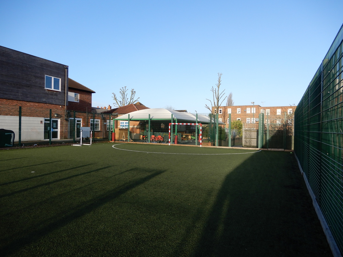 Artifical Pitch (2G/3G) / Football Pitch at Cheam Common Junior Academy ...