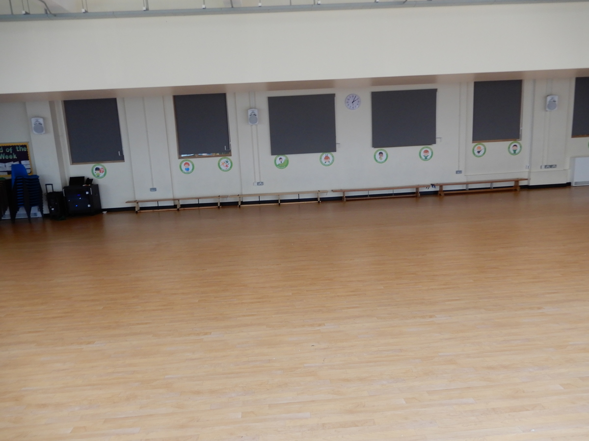 Main Hall at Cheam Park Farm Primary Academy (Kingston Avenue) for hire ...
