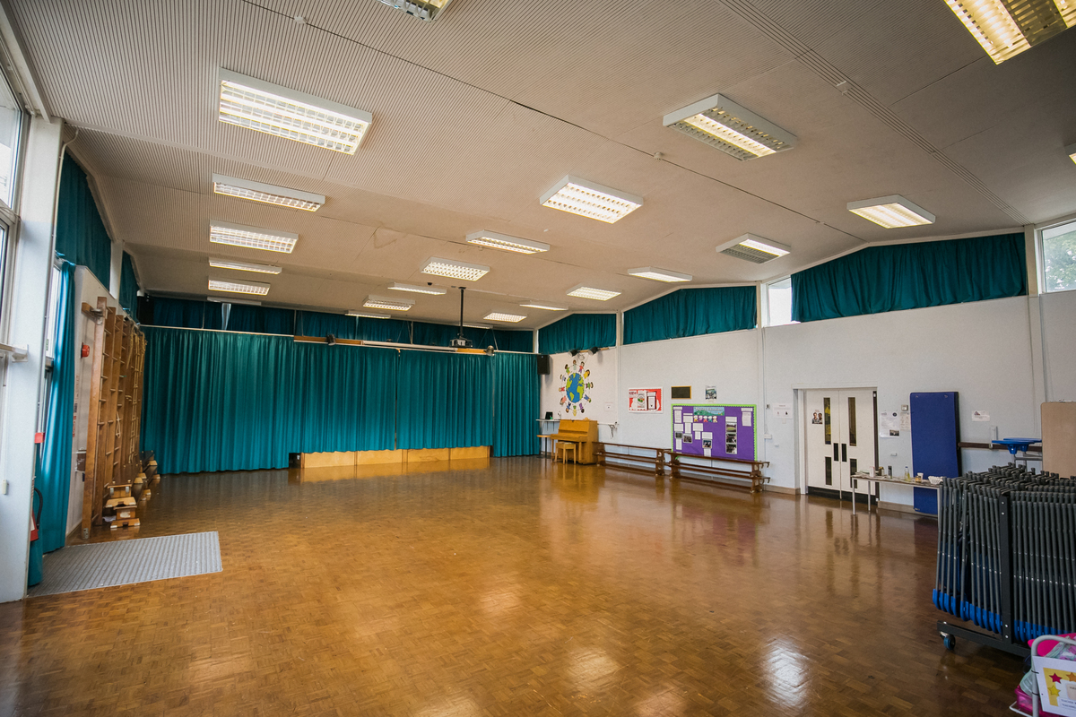 Main Hall at Deanwood Primary School for hire in Kent - SchoolHire
