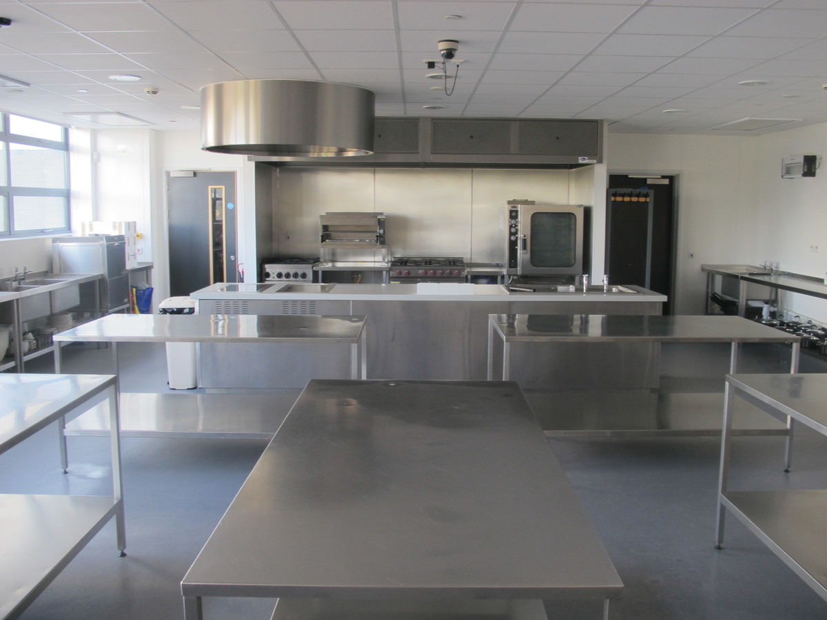 Kitchen Facilities / Kitchen at Bideford College for hire in Bideford ...