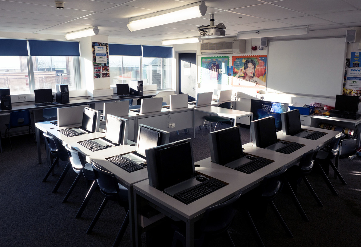 ICT suite for hire in Bristol - SchoolHire