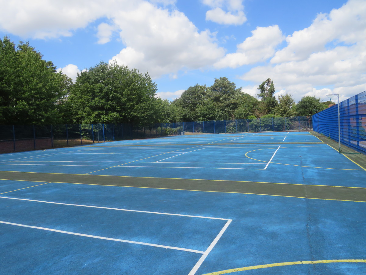 Multi-Use Games Area / Multi Use Games Area at The Warwick School for ...